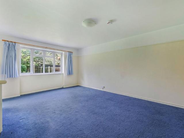 Sycamore Road, SW19 2 bed flat to rent £1,750 pcm £404 pw