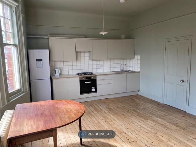 Sydenham, London SE26, 3 bed flat to rent, £2,280 pcm | PrimeLocation