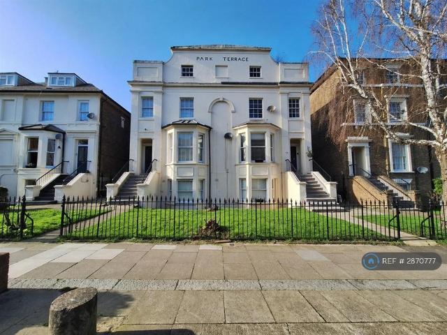 Sydenham Park Road, London, SE26 3 bed flat to rent £2,445 pcm £564 pw
