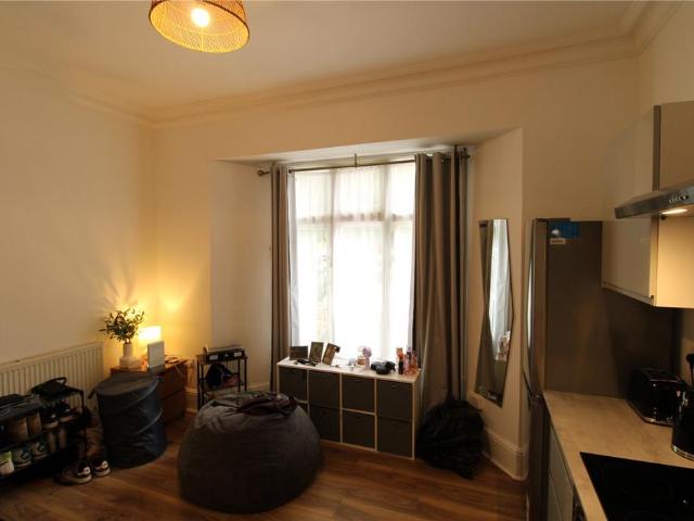 Sydenham Park Road, London, SE26 Studio to rent £1,375 pcm £317 pw