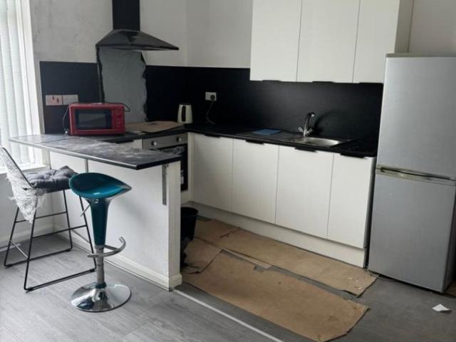 Sydenham Place, Bradford BD3, Studio to rent, £475 pcm | PrimeLocation