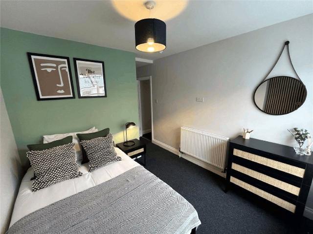 Sydenham Road, Cotham, Bristol, Bristol, City Of BS6, 3 bed flat to rent, £3,064 pcm | PrimeLocation