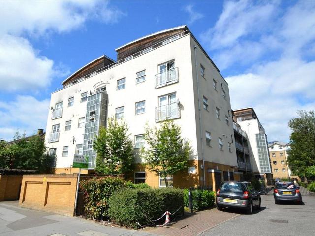 Sydenham Road, Croydon, CR0 2 bed apartment to rent £1,700 pcm £392 pw