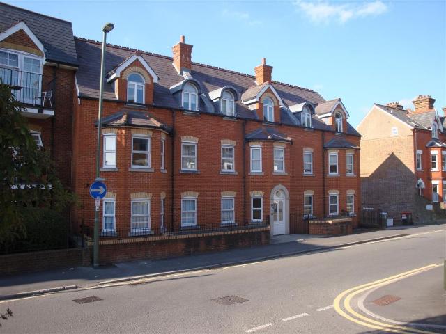 Sydenham Road, Guildford GU1, 2 bed flat to rent, £2,000 pcm | PrimeLocation