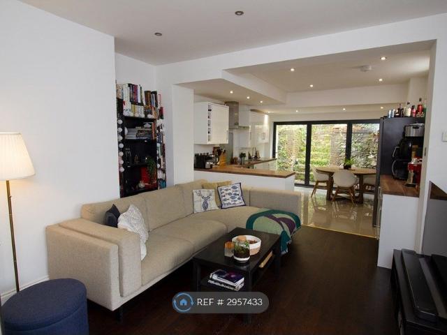 Sydenham Road, Guildford GU1, 2 bed flat to rent, £1,900 pcm | PrimeLocation