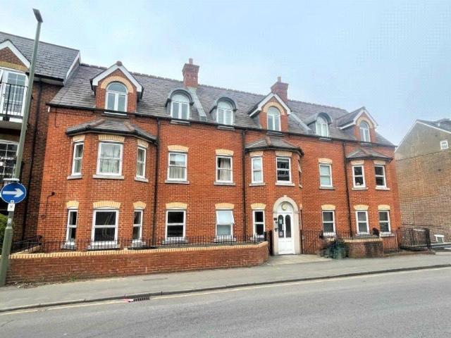 Sydenham Road, Guildford GU1, 2 bed flat to rent, £1,900 pcm | PrimeLocation