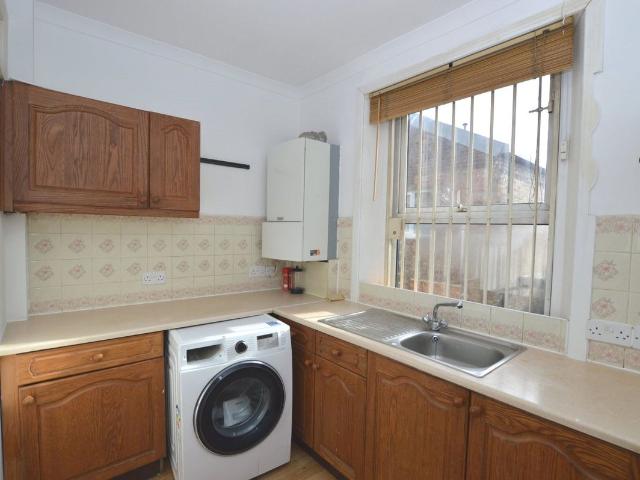 Sydenham Road, London SE26, 2 bed flat to rent, £1,750 pcm | PrimeLocation