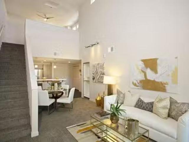 Sydney Court