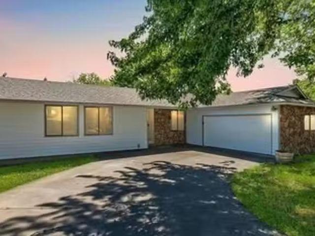 Sydney Holland, 142 Orchard Way, South Richland 3 Bedroom.