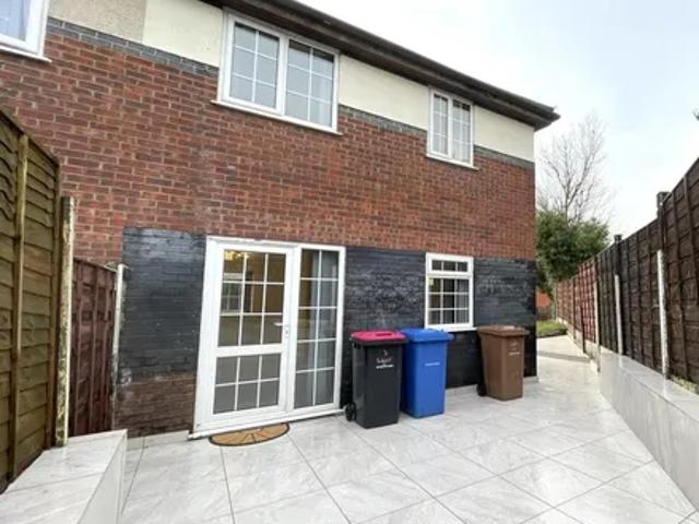 Sydney Street, Eccles, M6 5TU, United Kingdom | 3 bed duplex for rent #139068542 | Rentberry