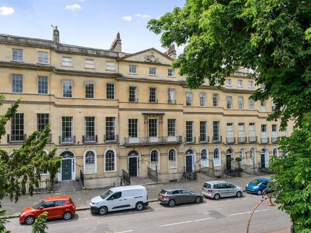 Sydney Place Bath BA2 2 bed apartment to rent £3,495 pcm £807 pw