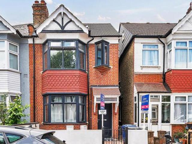 Sydney Road, Ealing, 3 Bedroom Apartment