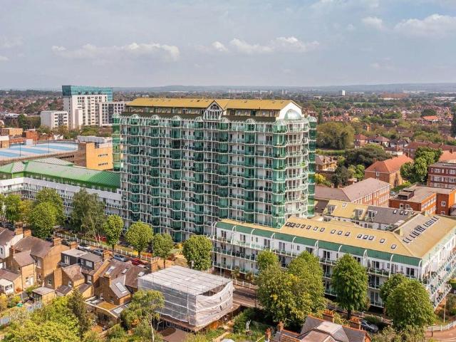 Sydney Road Enfield EN2 1 bed flat to rent £1,600 pcm £369 pw