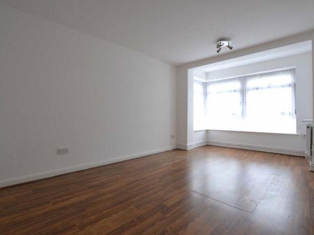 Sydney Road, London N10 1 bed flat to rent £1,600 pcm £369 pw
