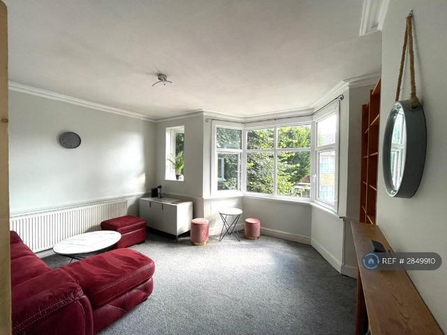 Sydney Road, London, W13 1 bed flat to rent £1,700 pcm £392 pw
