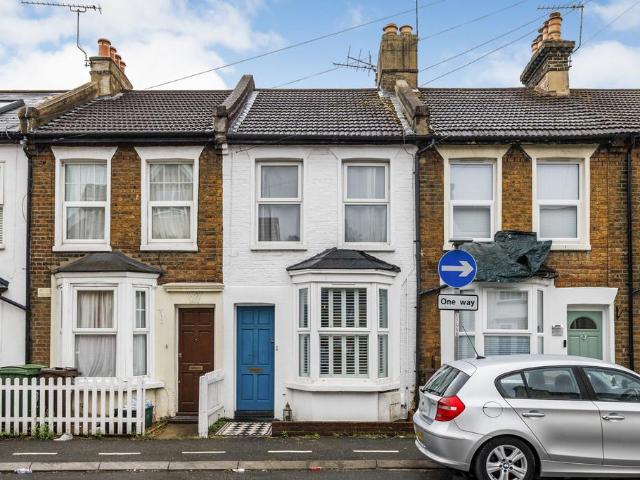Sydney Road, Sutton, SM1 2 bed terraced house to rent £2,250 pcm £519 pw
