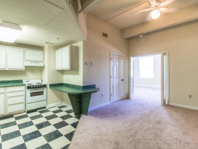Sydnor Flats 1 Bedroom Apartment for Rent at 108 E Grace St, Richmond, VA 23219 Monroe Ward