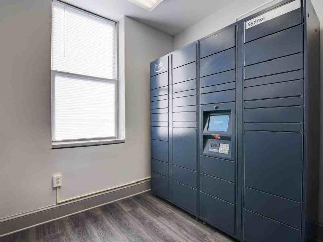 Sydnor Flats 2 Bedroom Apartment for Rent at 108 E Grace St, Richmond, VA 23219 Monroe Ward