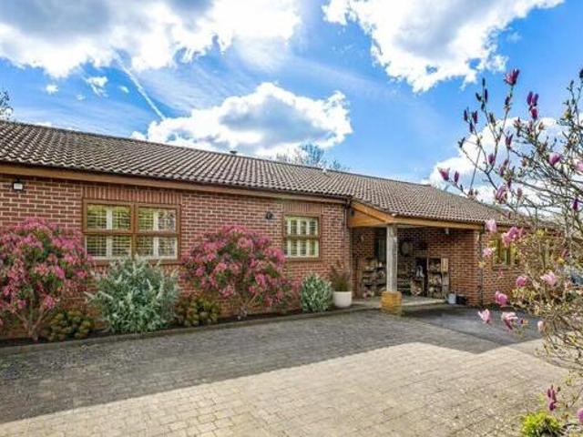 Syers Close, Liss, 4 Bedroom Bungalow