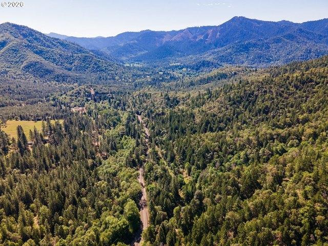 Sykes County Road Rd, Rogue River, OR 97537