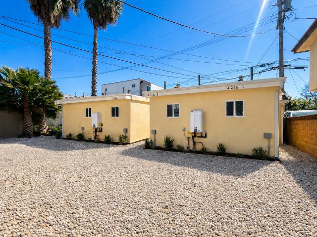 Sylvan Apartments Studio Apartment for Rent at 14210 Sylvan St, Los Angeles, CA 91401 Van Nuys