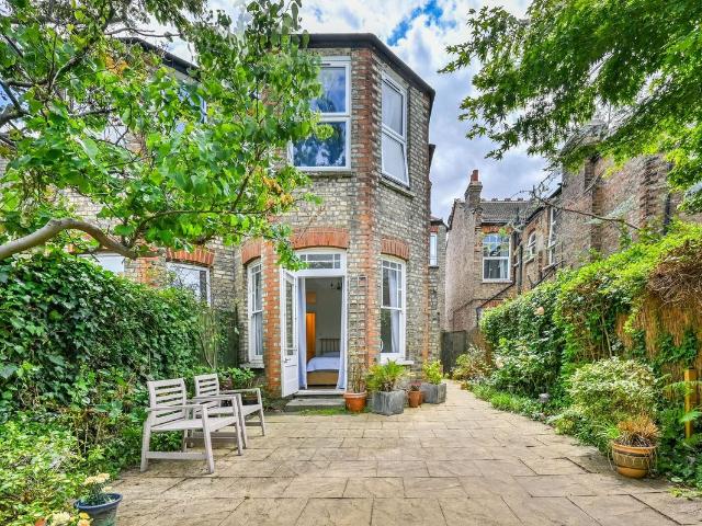 Sylvan Avenue N22, Wood Green, London, 2 bed flat to rent, £2,250 pcm | PrimeLocation