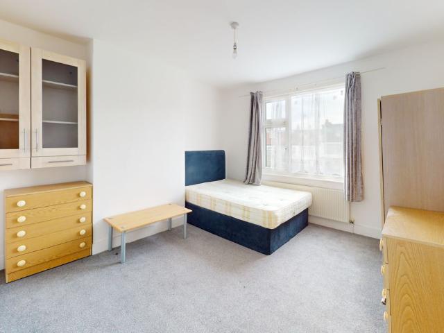 Sylvan Avenue, London N22, Room to rent, £750 pcm | PrimeLocation