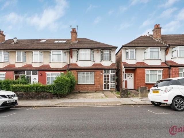 Sylvan Avenue, Wood Green, N22 3 bed terraced house to rent £2,700 pcm £623 pw