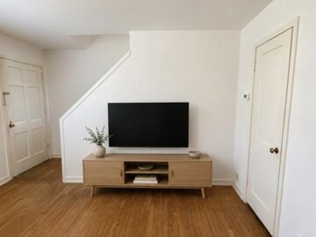 Sylvan Knoll Rd, Stamford, Home For Sale