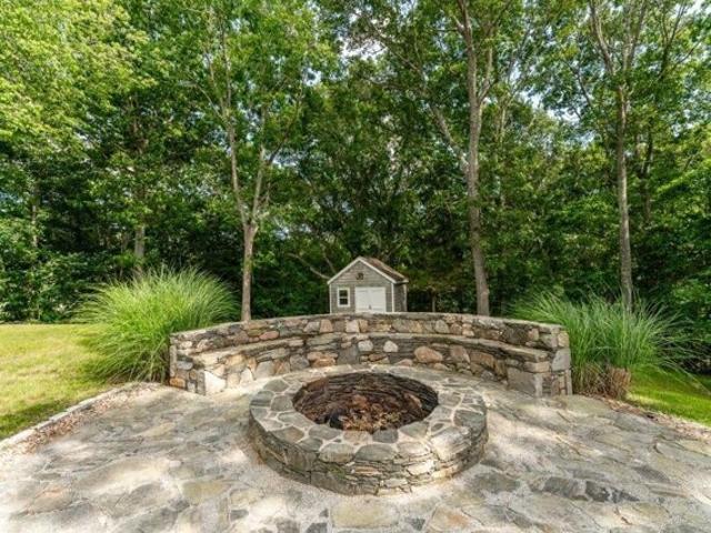 Sylvan Ln, Westerly, Home For Sale
