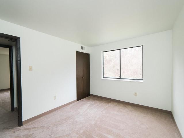 Sylvan Ridge 2 Bedroom Apartment for Rent at 130 Sunnyhill Dr, Beaver Falls, PA 15010