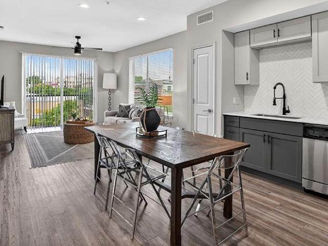 Sylvan Thirty 1 Bedroom Apartment for Rent at 750 Fort Worth Ave, Dallas, TX 75208