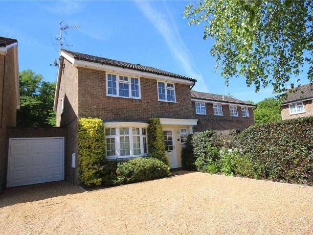 Sylvandale, Welwyn Garden City, AL7 4 bed detached house to rent £2,100 pcm £485 pw