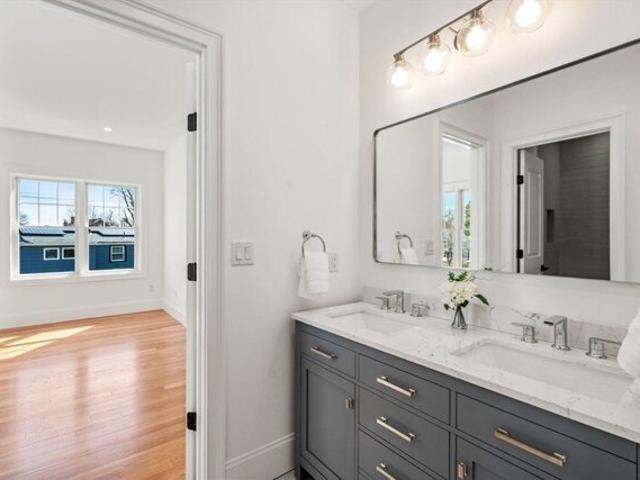Sylvester Rd, Newton, Home For Sale