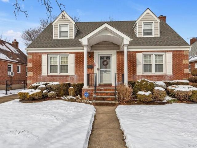 Sylvia Ln, New Hyde Park, Home For Sale